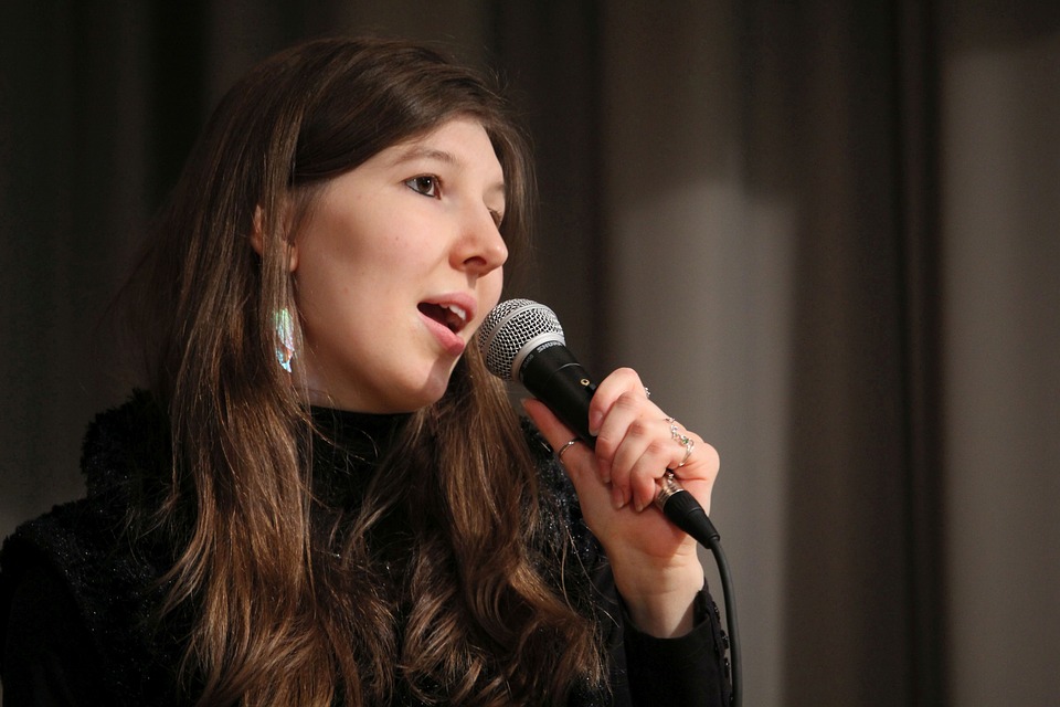 light-upp - dylon lyrics | azlyrics.biz